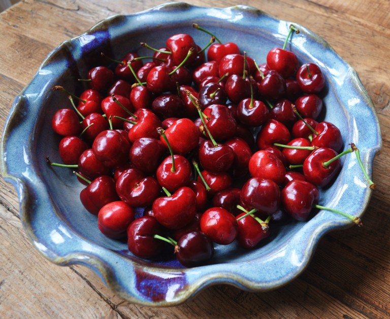 Roasted Balsamic Cherries | The Sassy Spoon: Fun Food!